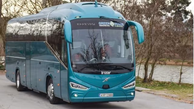 Bus driver suspended for shouting and swearing while driving