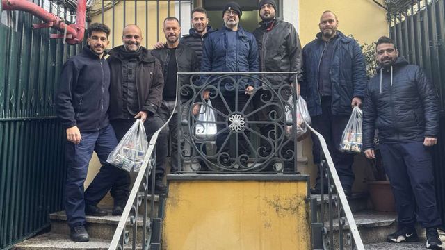 Correctional Employees΄ Union distributes melomakarona in Corfu Prison.