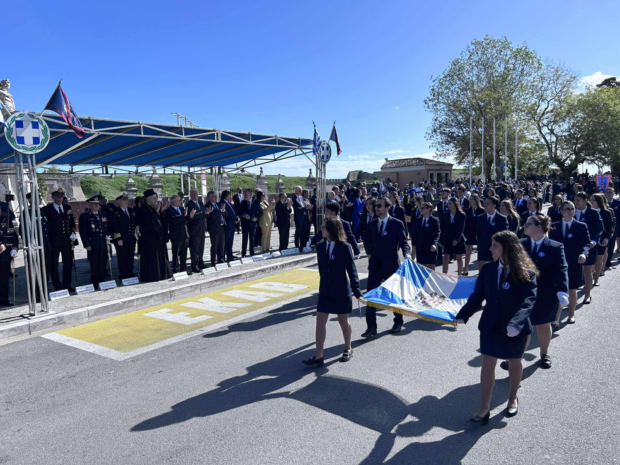 Με επισημότητα η παρέλαση της 28ης Οκτωβρίου στην Κέρκυρα (ΦΩΤΟ-ΒΙΝΤΕΟ)