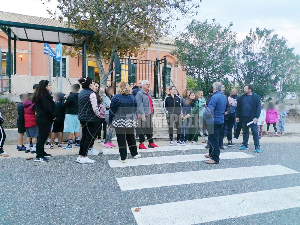 Pupils absent from classes at Kastellani Mesi Primary School in protest ...