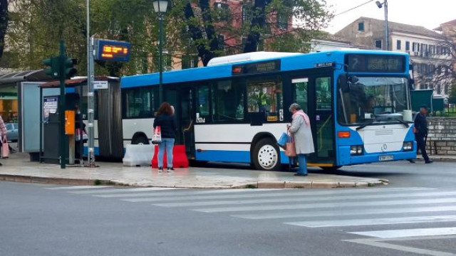 Urban bus service timetables available online in real time