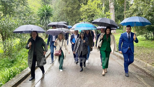 Culture Minister visits Mon Repos