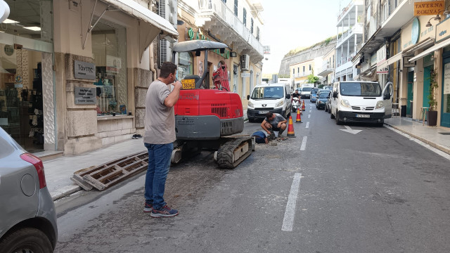 Damage to water supply network at two locations in Corfu Town