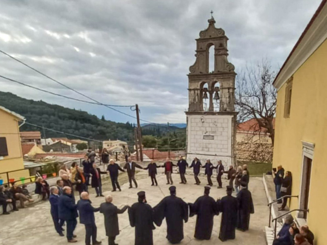 Ο «Χορός των Παπάδων ή Χορός των Γερόντων ή “Δόξα νά ’χει”» στην Επίσκεψη